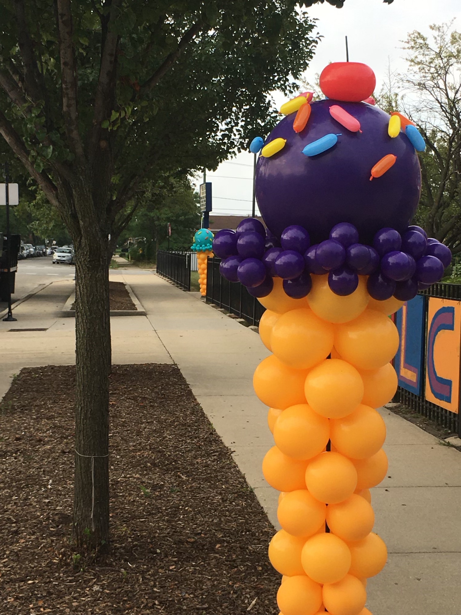 Balloon Twisting and Décor in Chicago - Balloons By Laura